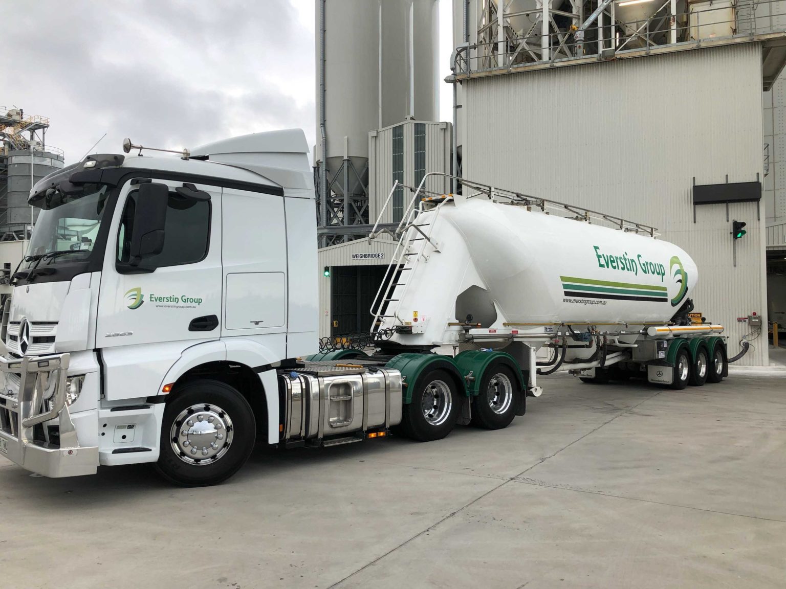 Pneumatic Tankers - Everstin Group
